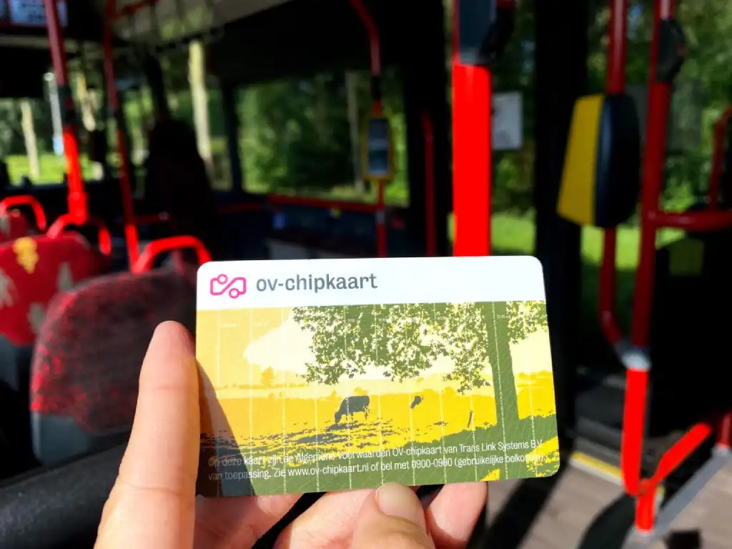 บัตร OV-chipkaart เดินทางด้วยระบบขนส่งสาธารณะในเนเธอร์แลนด์ | BeyondYaovy