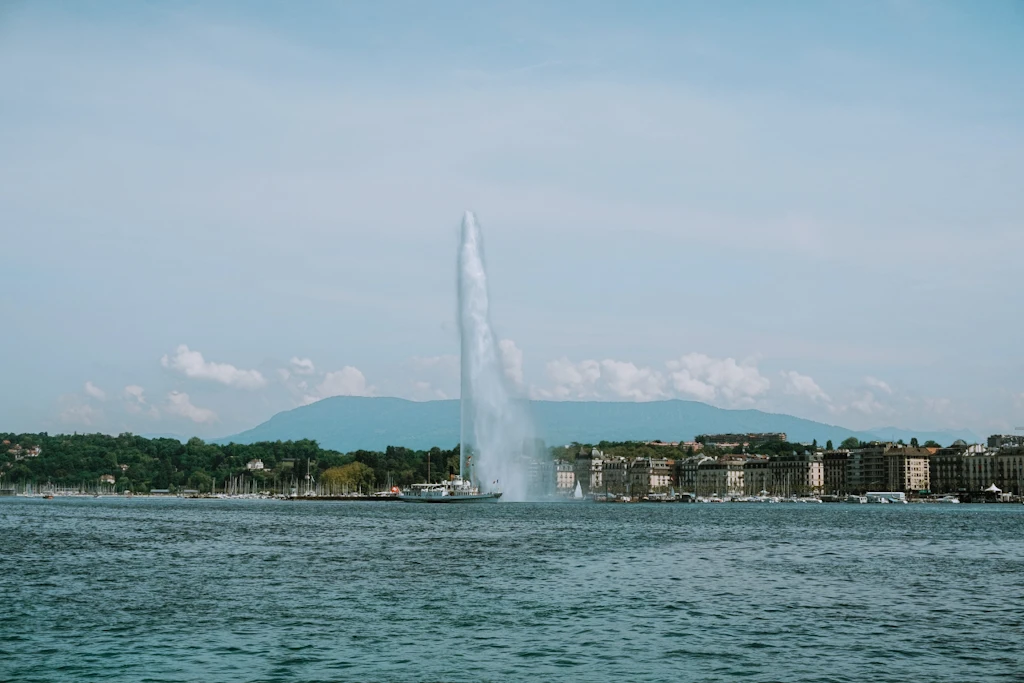 เที่ยวเจนีวา (Geneva) สวิตเซอร์แลนด์ ด้วยตัวเองใน 1 วัน | BeyondYaovy