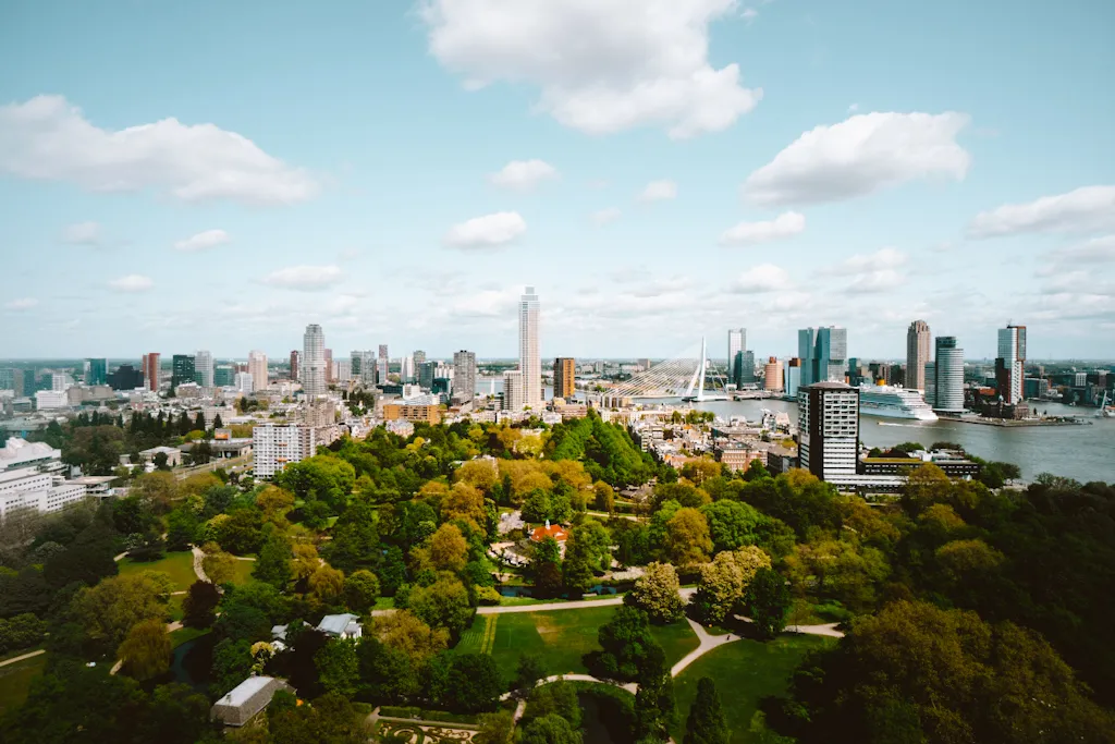 เที่ยวรอตเตอร์ดัม (Rotterdam) เมืองท่าเรือสมัยใหม่ของเนเธอร์แลนด์ | BeyondYaovy