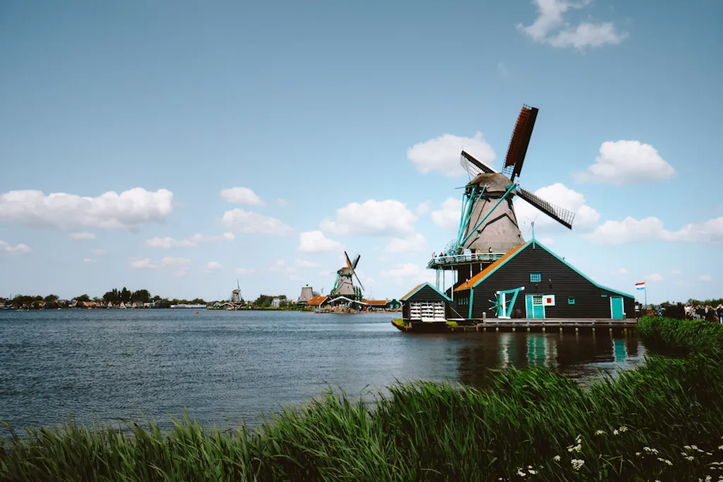 เที่ยวหมู่บ้านกังหันลม Zaanse Schans ที่เที่ยวยอดนิยมใกล้อัมสเตอร์ดัม | BeyondYaovy