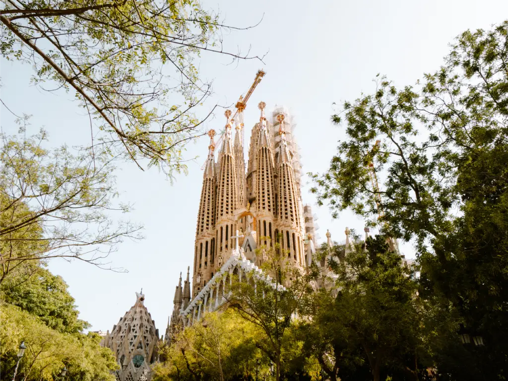 Sagrada Família: คู่มือเที่ยวมหาวิหารซากราดาฟามีเลียด้วยตัวเอง | BeyondYaovy